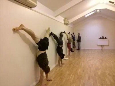 Yuval on Hands - Handbalancer - Acrobat - Performer - Gymnast ...